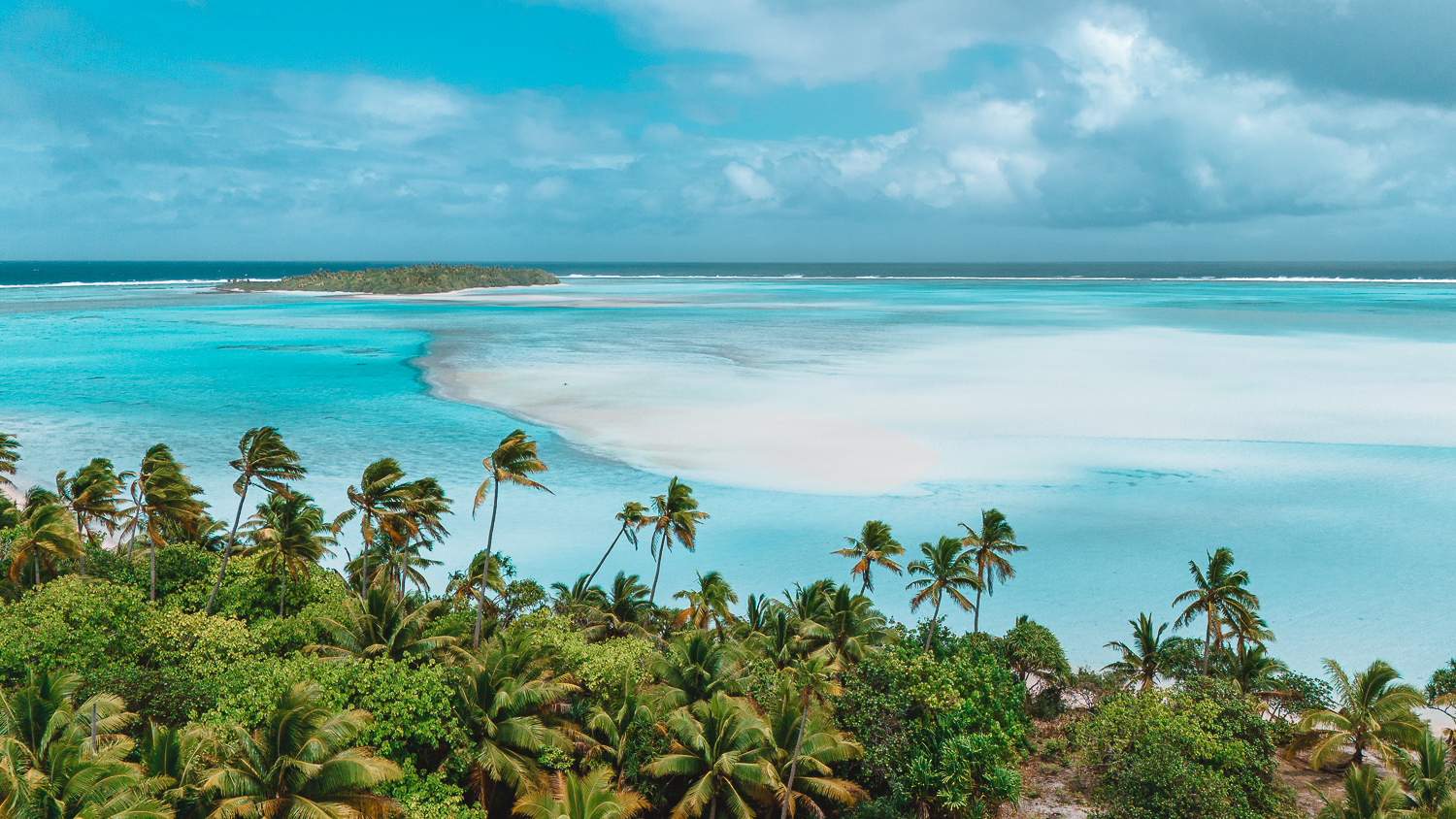 Cook Islands : Travel Guide to Aitutaki - Jyo Shankar